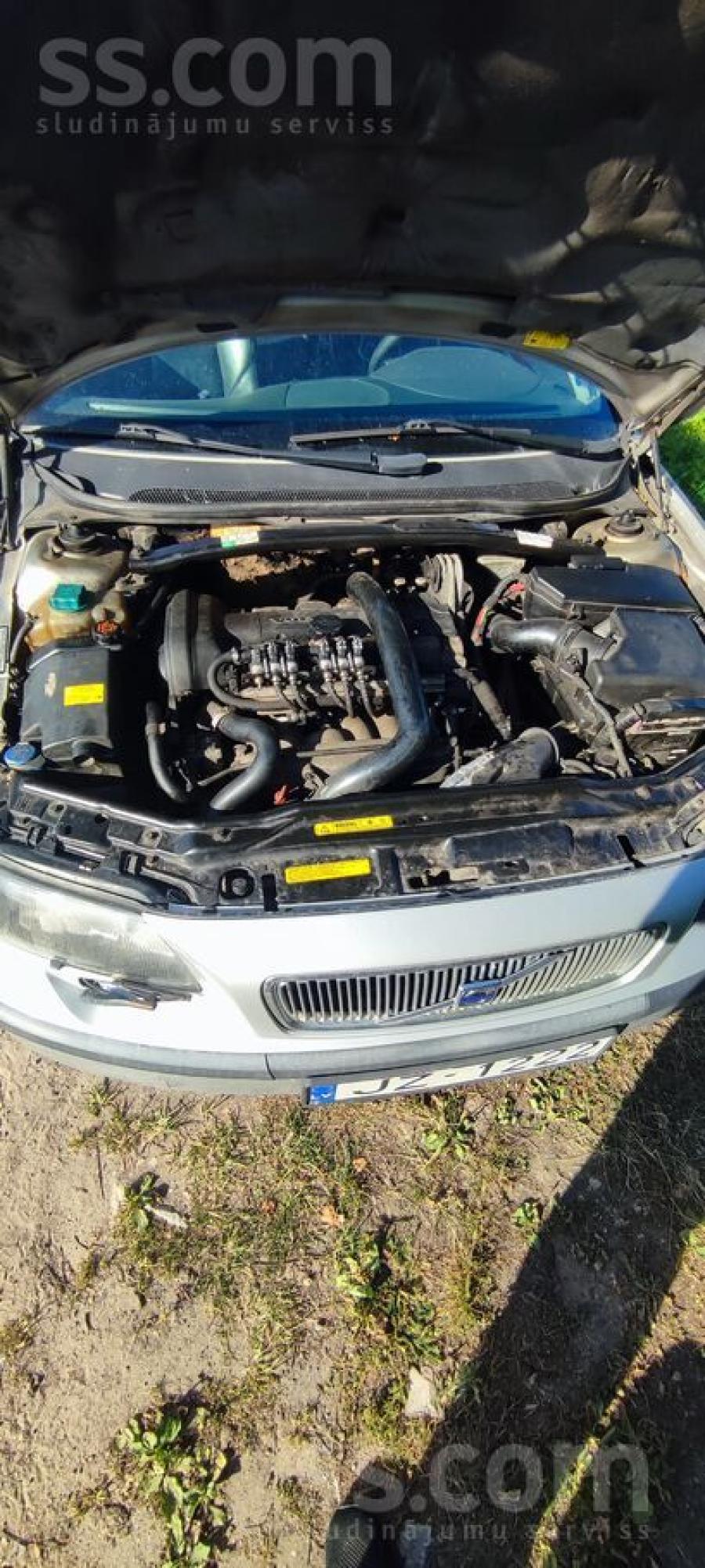 Grey Volvo V70 2000 in Riga, with an engine capacity of 2.40 L and mileage of 0 thousand km for 700 €, photo 3 on AUTOMOTO.COM.LV