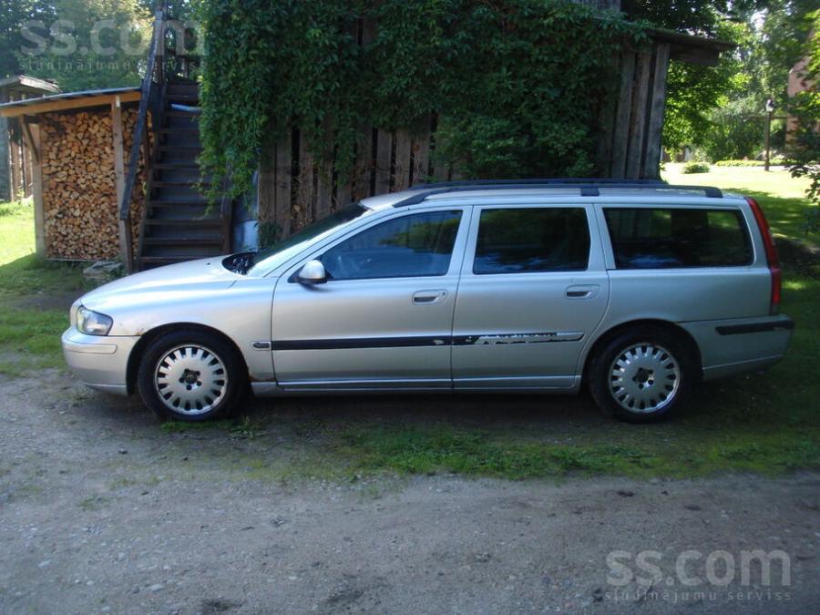 Grey Volvo V70 2000 in Kuldiga, with an engine capacity of 2.50 L and mileage of 298 thousand km for 760 €, photo 1 on AUTOMOTO.COM.LV