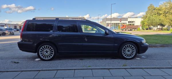 Grey Volvo V70 2000 in Alytus, with an engine capacity of 2.50 L and mileage of 388 thousand km for 690 €, photo 3 on AUTOMOTO.COM.LV