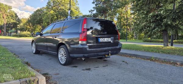 Grey Volvo V70 2000 in Alytus, with an engine capacity of 2.50 L and mileage of 388 thousand km for 690 €, photo 6 on AUTOMOTO.COM.LV