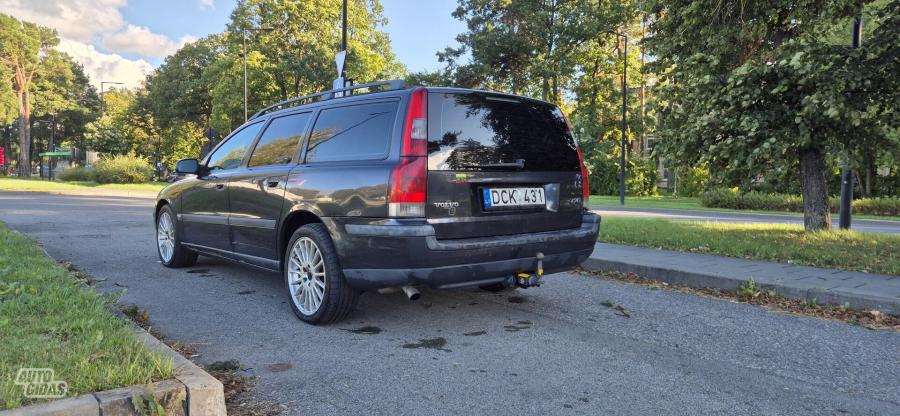 Pelēks Volvo V70 2000 Alīta, ar dzinēja tilpumu 2.50 L un nobraukumu 388 tūkst. km par 690 €, foto 6 vietnē AUTOMOTO.COM.LV
