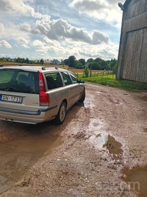 Pelēks Volvo V70 2000 Saldus, ar dzinēja tilpumu 2.50 L un nobraukumu 300 tūkst. km par 1350 €, foto 5 vietnē AUTOMOTO.COM.LV