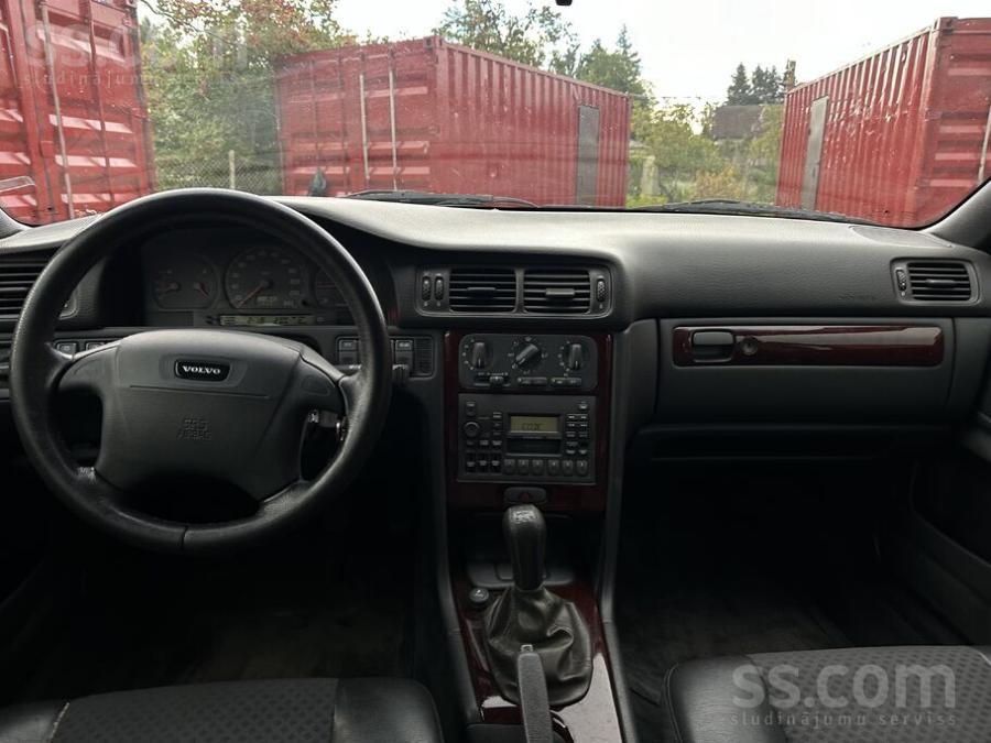 Pelēks Volvo V70 2000 Rīga, ar dzinēja tilpumu 2.50 L un nobraukumu 323 tūkst. km par 3300 €, foto 9 vietnē AUTOMOTO.COM.LV