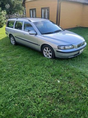 Grey Volvo V70 2000 in Panevezys, with an engine capacity of 2.46 L and mileage of 329 thousand km for 1350 €, photo 8 on AUTOMOTO.COM.LV