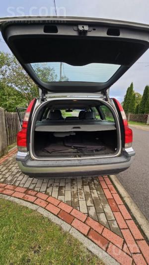 Pelēks Volvo V70 2000 Rīga, ar dzinēja tilpumu 2.50 L un nobraukumu 276 tūkst. km par 1600 €, foto 8 vietnē AUTOMOTO.COM.LV