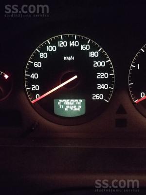 Pelēks Volvo V70 2000 Rīga, ar dzinēja tilpumu 2.50 L un nobraukumu 276 tūkst. km par 1600 €, foto 11 vietnē AUTOMOTO.COM.LV