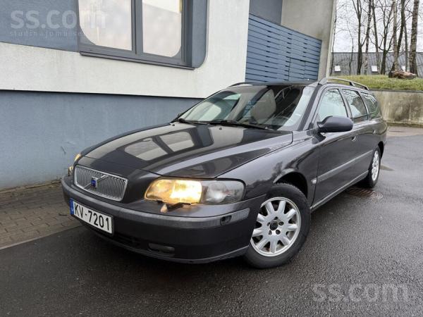 Grey Volvo V70 2001 in Riga, with an engine capacity of 2.40 L and mileage of 309 thousand km for 1750 €, photo 6 on AUTOMOTO.COM.LV