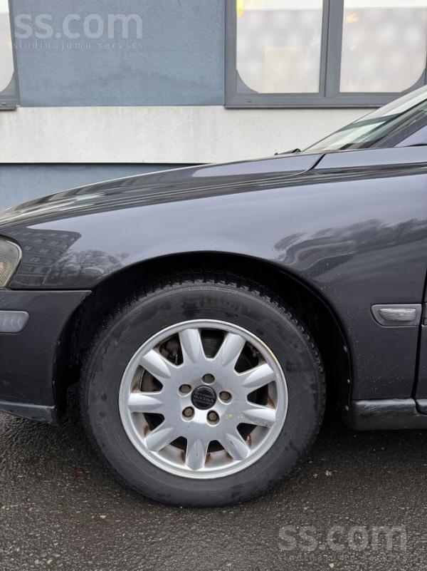 Grey Volvo V70 2001 in Riga, with an engine capacity of 2.40 L and mileage of 309 thousand km for 1750 €, photo 10 on AUTOMOTO.COM.LV