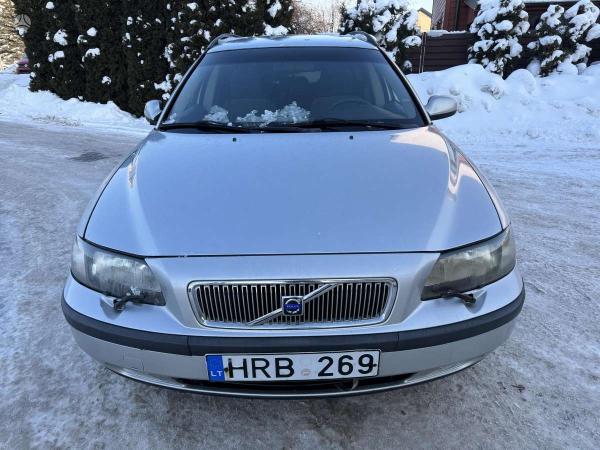 Grey Volvo V70 2001 in Kretinga, with an engine capacity of 2.46 L and mileage of 370 thousand km for 795 €, photo 3 on AUTOMOTO.COM.LV