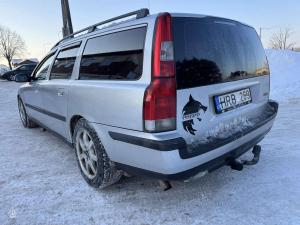 Pelēks Volvo V70 2001 Kretinga, ar dzinēja tilpumu 2.46 L un nobraukumu 370 tūkst. km par 795 €, foto 7 vietnē AUTOMOTO.COM.LV