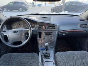 Pelēks Volvo V70 2001 Kretinga, ar dzinēja tilpumu 2.46 L un nobraukumu 370 tūkst. km par 795 €, foto 13 vietnē AUTOMOTO.COM.LV