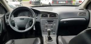 Pelēks Volvo V70 2001 Valmiera, ar dzinēja tilpumu 2.40 L un nobraukumu 404 tūkst. km par 1550 €, foto 10 vietnē AUTOMOTO.COM.LV