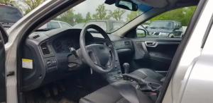 Pelēks Volvo V70 2001 Valmiera, ar dzinēja tilpumu 2.40 L un nobraukumu 404 tūkst. km par 1550 €, foto 11 vietnē AUTOMOTO.COM.LV