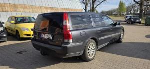 Pelēks Volvo V70 2001 Valmiera, ar dzinēja tilpumu 2.40 L un nobraukumu 386 tūkst. km par 1250 €, foto 4 vietnē AUTOMOTO.COM.LV