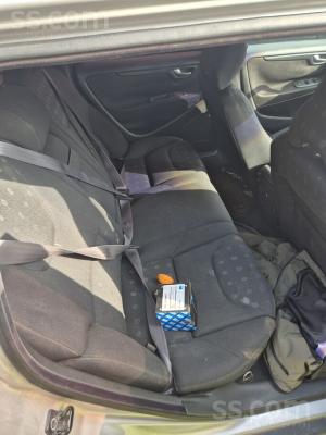 Pelēks Volvo V70 2001 Jēkabpils, ar dzinēja tilpumu 2.50 L un nobraukumu 439 tūkst. km par 1200 €, foto 7 vietnē AUTOMOTO.COM.LV