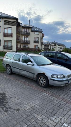 Pelēks Volvo V70 2001 Rīga, ar dzinēja tilpumu 2.40 L un nobraukumu 370 tūkst. km par 450 €, foto 3 vietnē AUTOMOTO.COM.LV