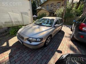 Grey Volvo V70 2001 in Jurmala, with an engine capacity of 2.40 L and mileage of 337 thousand km for 550 €, photo  on AUTOMOTO.COM.LV