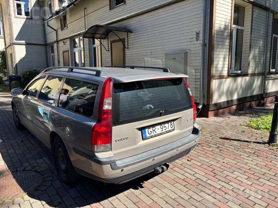 Pelēks Volvo V70 2001 Jūrmala, ar dzinēja tilpumu 2.40 L un nobraukumu 337 tūkst. km par 550 €, foto 4 vietnē AUTOMOTO.COM.LV
