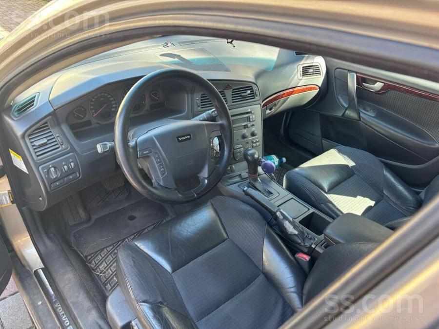Pelēks Volvo V70 2001 Jūrmala, ar dzinēja tilpumu 2.40 L un nobraukumu 337 tūkst. km par 550 €, foto 11 vietnē AUTOMOTO.COM.LV