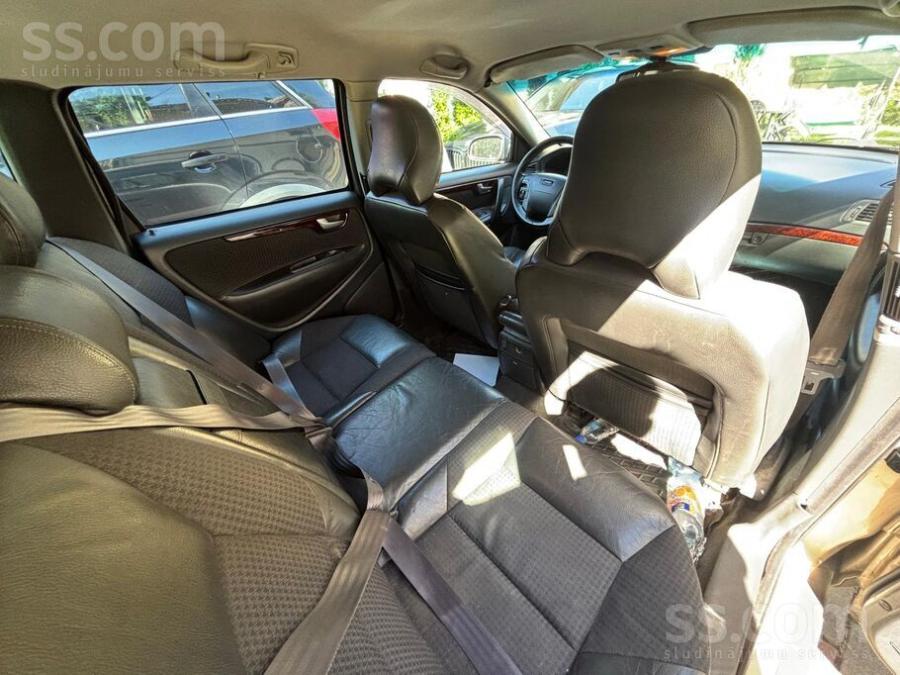 Pelēks Volvo V70 2001 Jūrmala, ar dzinēja tilpumu 2.40 L un nobraukumu 337 tūkst. km par 550 €, foto 12 vietnē AUTOMOTO.COM.LV