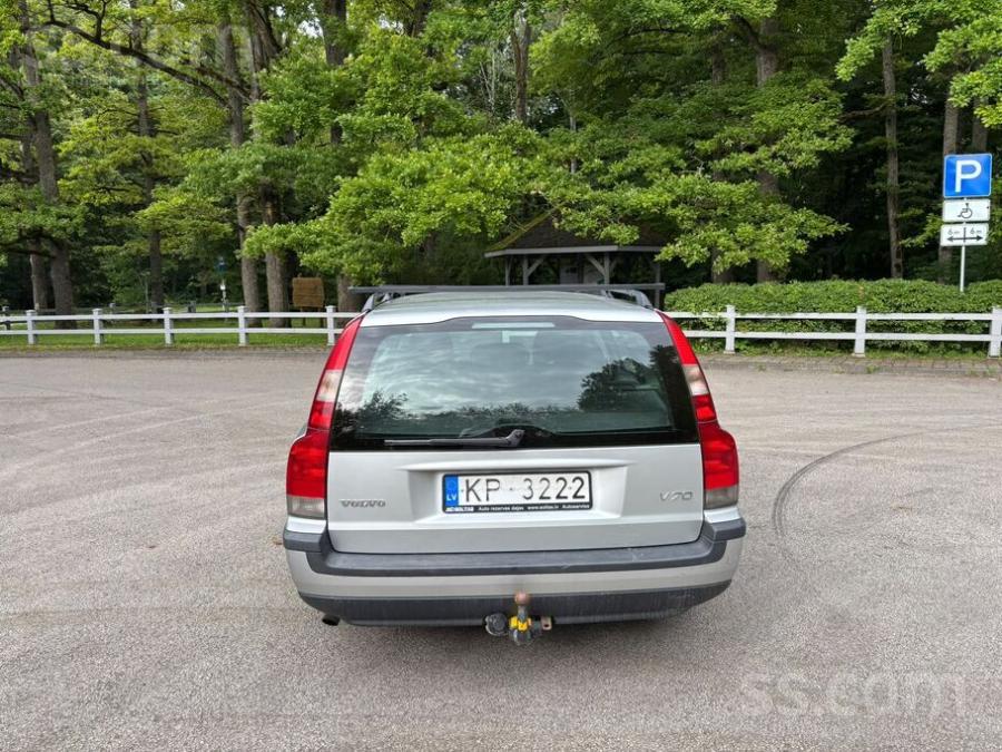 Pelēks Volvo V70 2001 Aizkraukle, ar dzinēja tilpumu 2.50 L un nobraukumu 356 tūkst. km par 1450 €, foto 6 vietnē AUTOMOTO.COM.LV