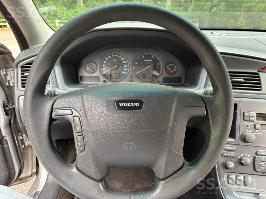 Pelēks Volvo V70 2001 Aizkraukle, ar dzinēja tilpumu 2.50 L un nobraukumu 356 tūkst. km par 1450 €, foto 9 vietnē AUTOMOTO.COM.LV