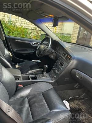 Pelēks Volvo V70 2001 Ludza, ar dzinēja tilpumu 2.40 L un nobraukumu 453 tūkst. km par 550 €, foto 5 vietnē AUTOMOTO.COM.LV