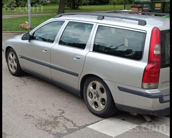 Grey Volvo V70 2002 in Riga, with an engine capacity of 2.40 L and mileage of 0 thousand km for 650 €, photo 2 on AUTOMOTO.COM.LV