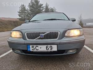 Pelēks Volvo V70 2002 Madona, ar dzinēja tilpumu 2.40 L un nobraukumu 0 tūkst. km par 1700 €, foto 2 vietnē AUTOMOTO.COM.LV