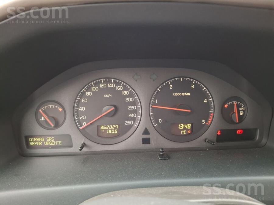 Pelēks Volvo V70 2002 Madona, ar dzinēja tilpumu 2.40 L un nobraukumu 0 tūkst. km par 1700 €, foto 17 vietnē AUTOMOTO.COM.LV