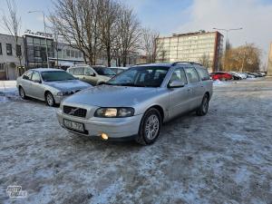 Pelēks Volvo V70 2002 Klaipėda, ar dzinēja tilpumu 2.40 L un nobraukumu 303 tūkst. km par 990 €, foto  vietnē AUTOMOTO.COM.LV