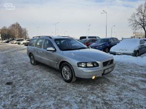 Grey Volvo V70 2002 in Klaipeda, with an engine capacity of 2.40 L and mileage of 303 thousand km for 990 €, photo 3 on AUTOMOTO.COM.LV