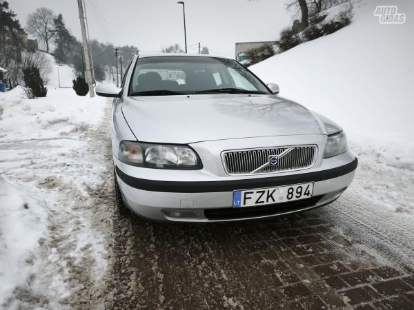 Grey Volvo V70 2002 in Alytus, with an engine capacity of 2.40 L and mileage of 339 thousand km for 1350 €, photo 3 on AUTOMOTO.COM.LV