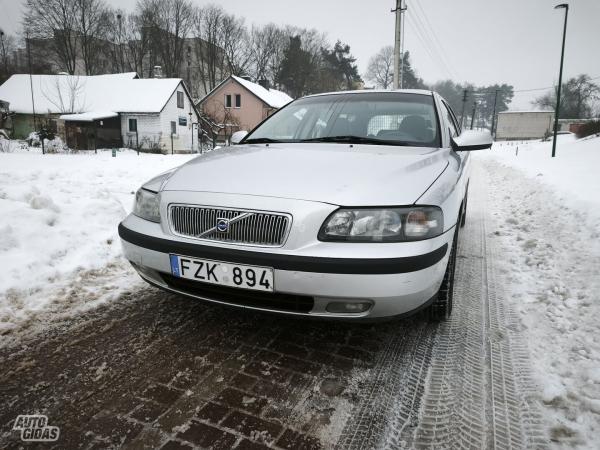 Grey Volvo V70 2002 in Alytus, with an engine capacity of 2.40 L and mileage of 339 thousand km for 1350 €, photo 6 on AUTOMOTO.COM.LV