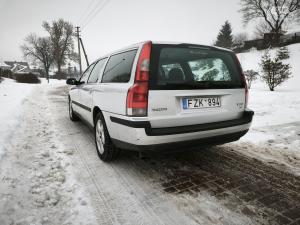Pelēks Volvo V70 2002 Alīta, ar dzinēja tilpumu 2.40 L un nobraukumu 339 tūkst. km par 1350 €, foto 9 vietnē AUTOMOTO.COM.LV