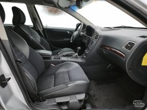 Pelēks Volvo V70 2002 Alīta, ar dzinēja tilpumu 2.40 L un nobraukumu 339 tūkst. km par 1350 €, foto 17 vietnē AUTOMOTO.COM.LV