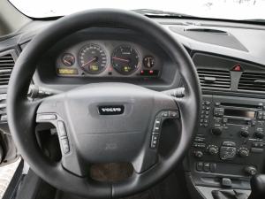 Pelēks Volvo V70 2002 Alīta, ar dzinēja tilpumu 2.40 L un nobraukumu 339 tūkst. km par 1350 €, foto 18 vietnē AUTOMOTO.COM.LV
