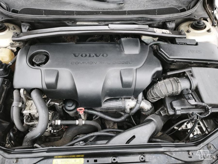 Pelēks Volvo V70 2002 Alīta, ar dzinēja tilpumu 2.40 L un nobraukumu 339 tūkst. km par 1350 €, foto 20 vietnē AUTOMOTO.COM.LV