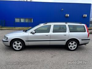 Pelēks Volvo V70 2002 Paide, ar dzinēja tilpumu 2.40 L un nobraukumu 491 tūkst. km par 2590 €, foto 4 vietnē AUTOMOTO.COM.LV