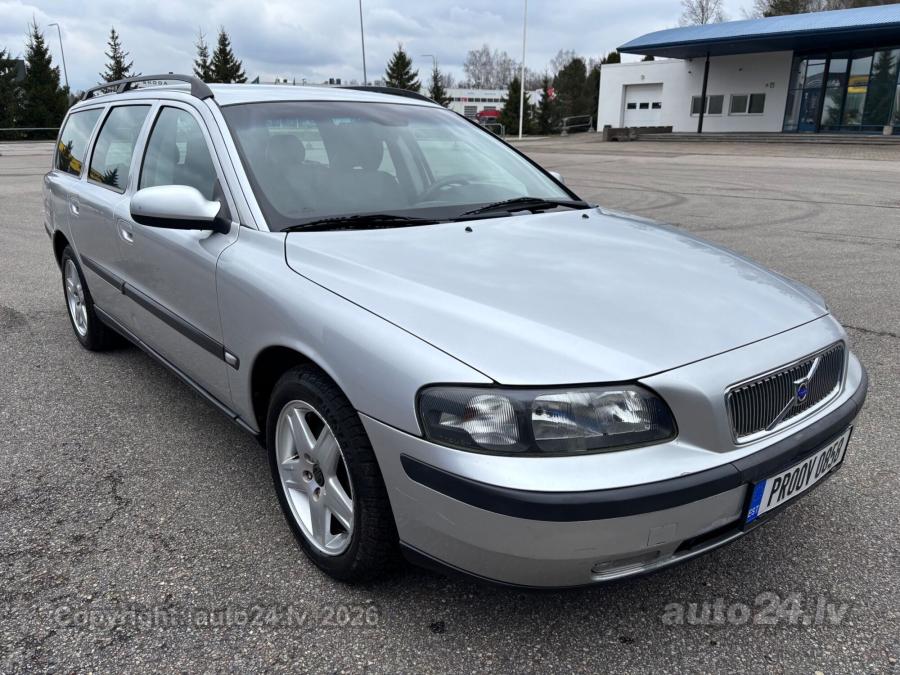 Pelēks Volvo V70 2002 Paide, ar dzinēja tilpumu 2.40 L un nobraukumu 491 tūkst. km par 2590 €, foto 7 vietnē AUTOMOTO.COM.LV