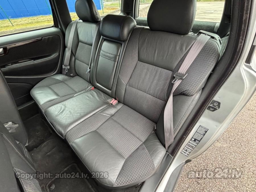 Pelēks Volvo V70 2002 Paide, ar dzinēja tilpumu 2.40 L un nobraukumu 491 tūkst. km par 2590 €, foto 11 vietnē AUTOMOTO.COM.LV