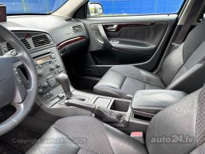 Pelēks Volvo V70 2002 Paide, ar dzinēja tilpumu 2.40 L un nobraukumu 491 tūkst. km par 2590 €, foto 12 vietnē AUTOMOTO.COM.LV