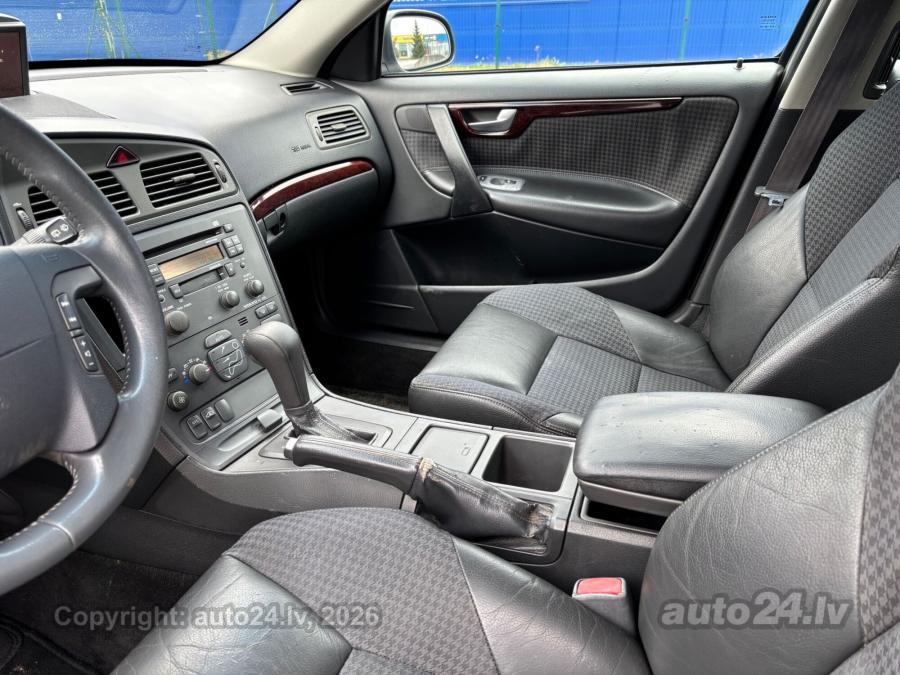 Pelēks Volvo V70 2002 Paide, ar dzinēja tilpumu 2.40 L un nobraukumu 491 tūkst. km par 2590 €, foto 12 vietnē AUTOMOTO.COM.LV