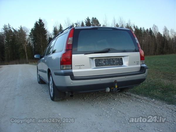Серый Вольво В70 2002 в Пайде, объемом двигателя 2.40 л и пробегом 316 тыс. км за 2990 €, фото 3 на AUTOMOTO.COM.LV