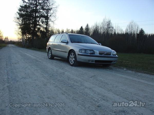 Серый Вольво В70 2002 в Пайде, объемом двигателя 2.40 л и пробегом 316 тыс. км за 2990 €, фото 4 на AUTOMOTO.COM.LV