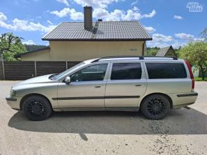 Grey Volvo V70 2002 in Alytus, with an engine capacity of 2.40 L and mileage of 444 thousand km for 1300 €, photo 6 on AUTOMOTO.COM.LV