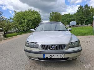 Grey Volvo V70 2002 in Alytus, with an engine capacity of 2.40 L and mileage of 444 thousand km for 1300 €, photo 11 on AUTOMOTO.COM.LV