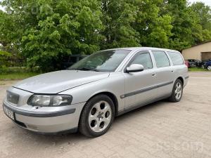 Pelēks Volvo V70 2002 Rīga, ar dzinēja tilpumu 2.40 L un nobraukumu 411 tūkst. km par 890 €, foto  vietnē AUTOMOTO.COM.LV