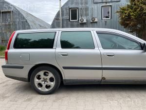 Pelēks Volvo V70 2002 Rīga, ar dzinēja tilpumu 2.40 L un nobraukumu 411 tūkst. km par 890 €, foto 5 vietnē AUTOMOTO.COM.LV