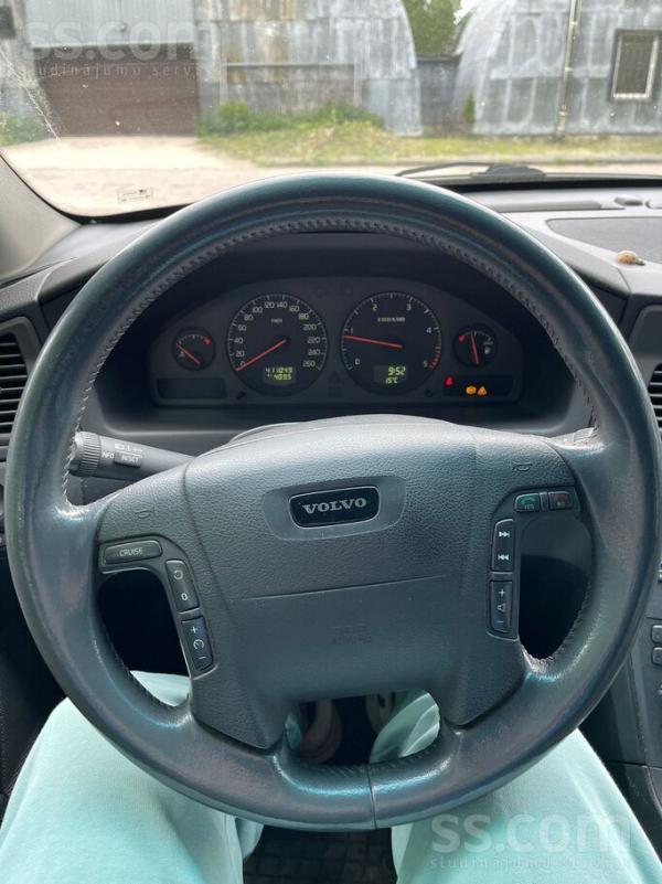 Pelēks Volvo V70 2002 Rīga, ar dzinēja tilpumu 2.40 L un nobraukumu 411 tūkst. km par 890 €, foto 6 vietnē AUTOMOTO.COM.LV
